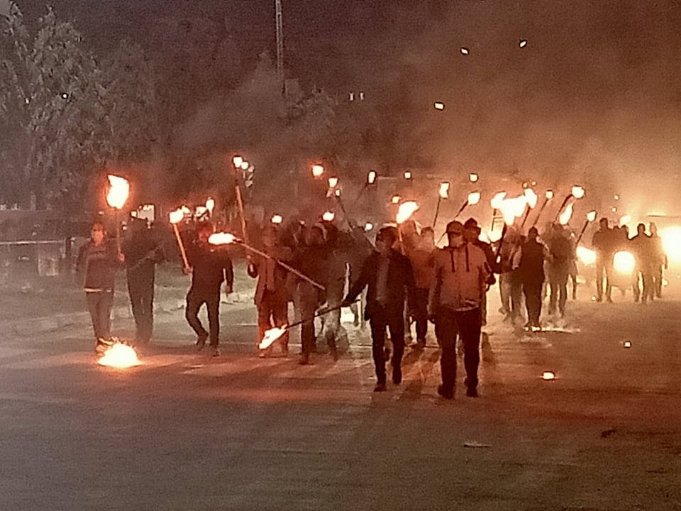 झापामा प्रधानमन्त्री र राष्ट्रपतिको पुतला दहन